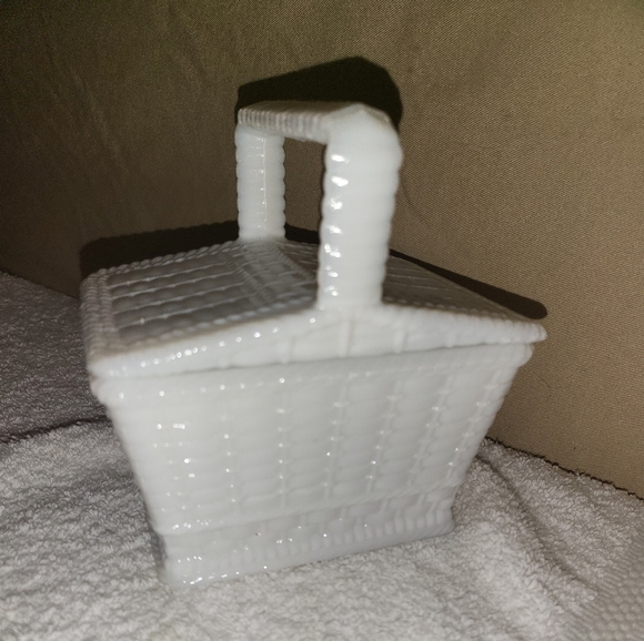 Accents | Vintage Milk Glass Basket | Poshmark
